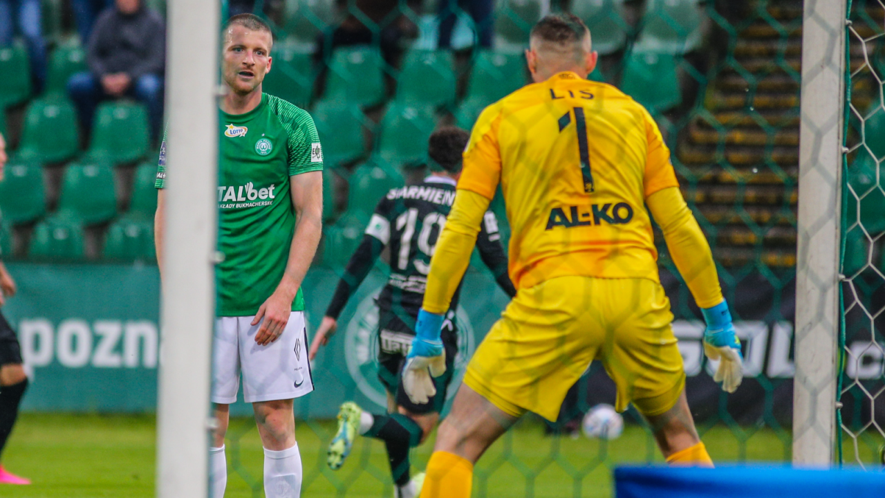 PKO Ekstraklasa Radomiak Radom utrzymał się w Ekstraklasie Pomógł mu bramkarz Warty Poznań