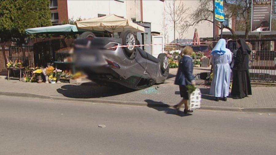 Nietypowy wypadek. Pomyliła gaz z hamulcem