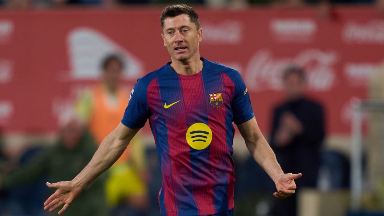 Robert Lewandowski od 1 stycznia 2026 roku będzie mógł rozpocząć ...