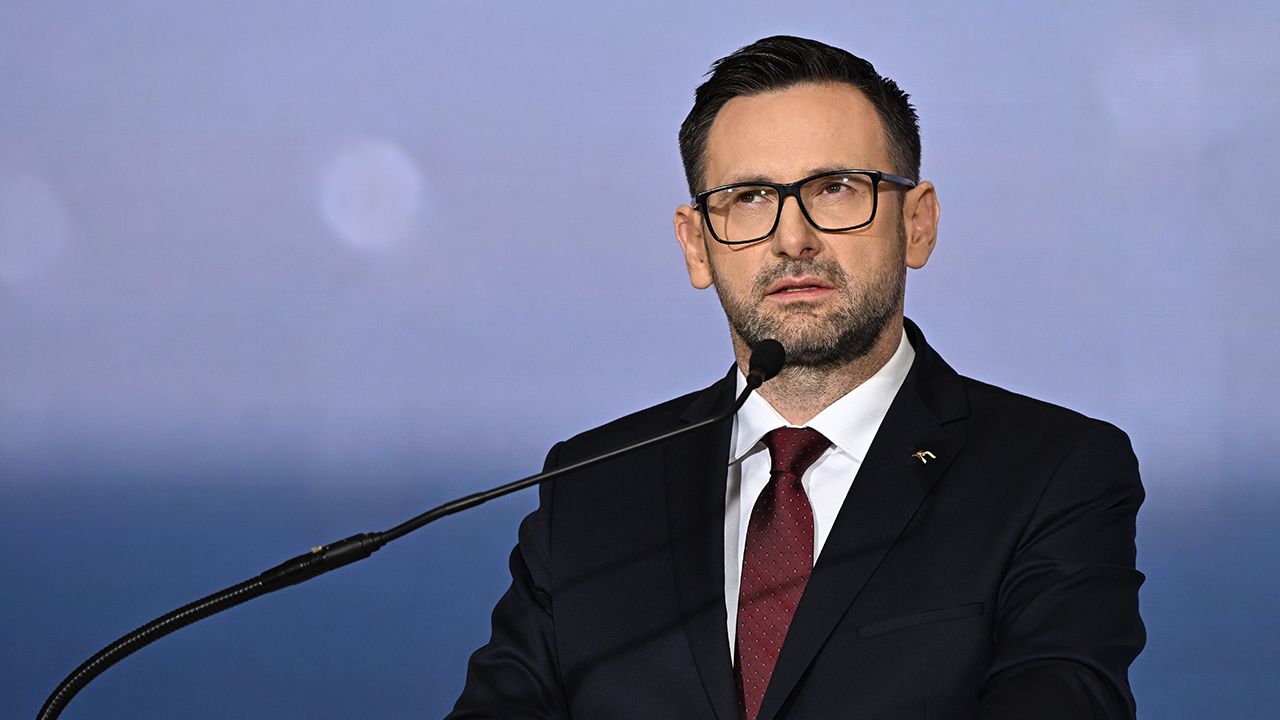 Komisja ds. afery wizowej chce przesłuchać byłego prezesa Orlenu Daniela Obajtka | TVP INFO