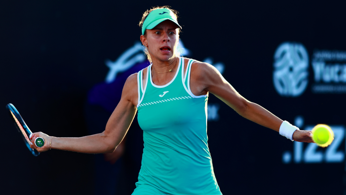 Magda Linette przegrała z Warwarą Graczewą w 1. rundzie w turnieju w ...