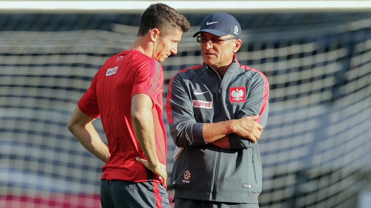 El. Euro 2024. Adam Nawałka o wylosowaniu przez reprezentację Polski Czech, Wysp Owczych ...