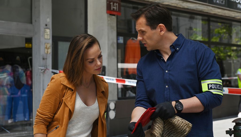 Komisarz Alex - odc. 246 (seria XX, odc. 4) "Maska śmierci"