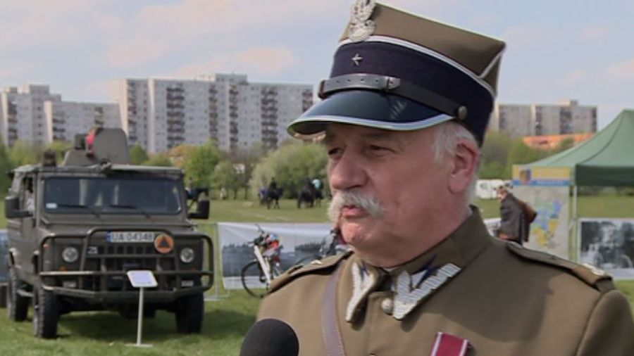 Dzień Flagi - Piknik Kawaleryjski na osiedlu armii krajowej: relacja Dzień Flagi - Piknik Kawaleryjski na osiedlu armii krajowej: relacja