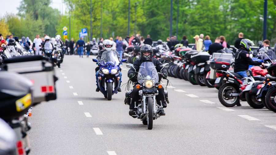 Wielka parada motocykli. Tysiące maszyn przejechało ulicami miasta [ZDJĘCIA]
