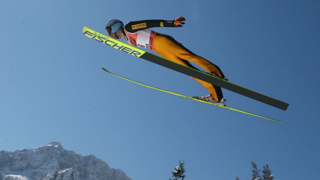 W 2004 roku w Planicy Robert Mateja skoczył 85 metrów | TVP SPORT