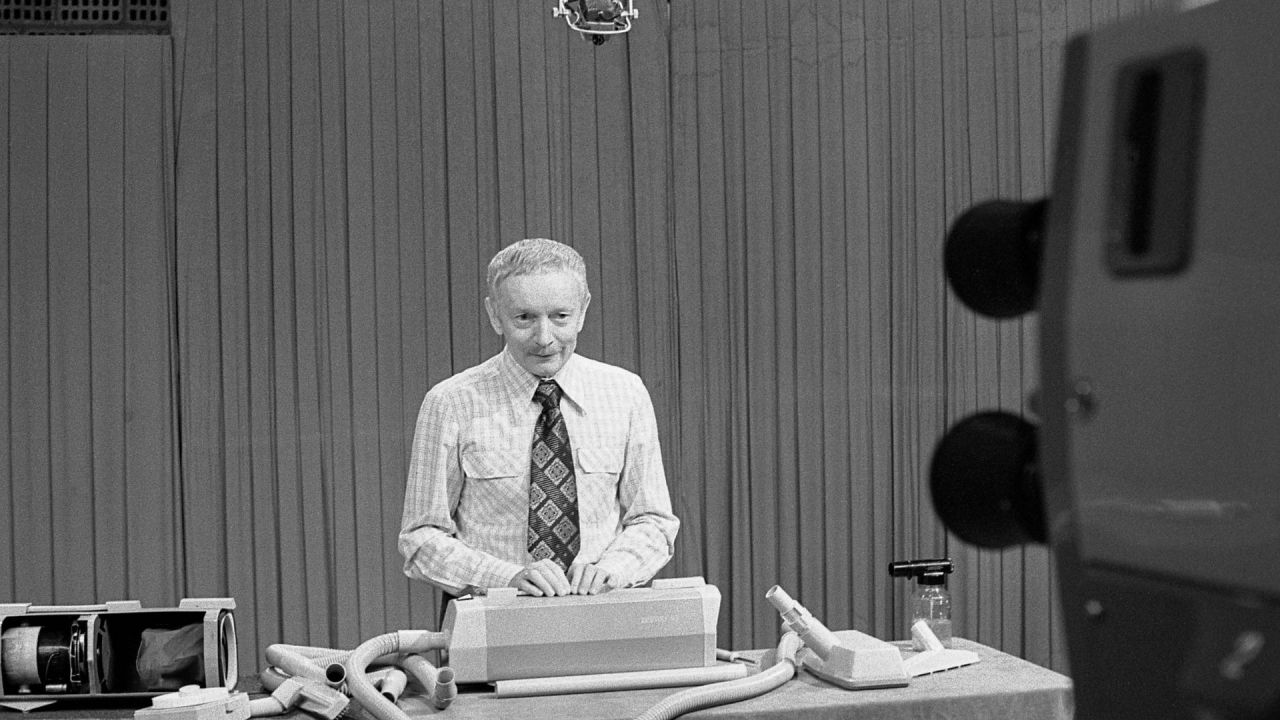 3 grudnia 1923 roku urodził się Adam Słodowy