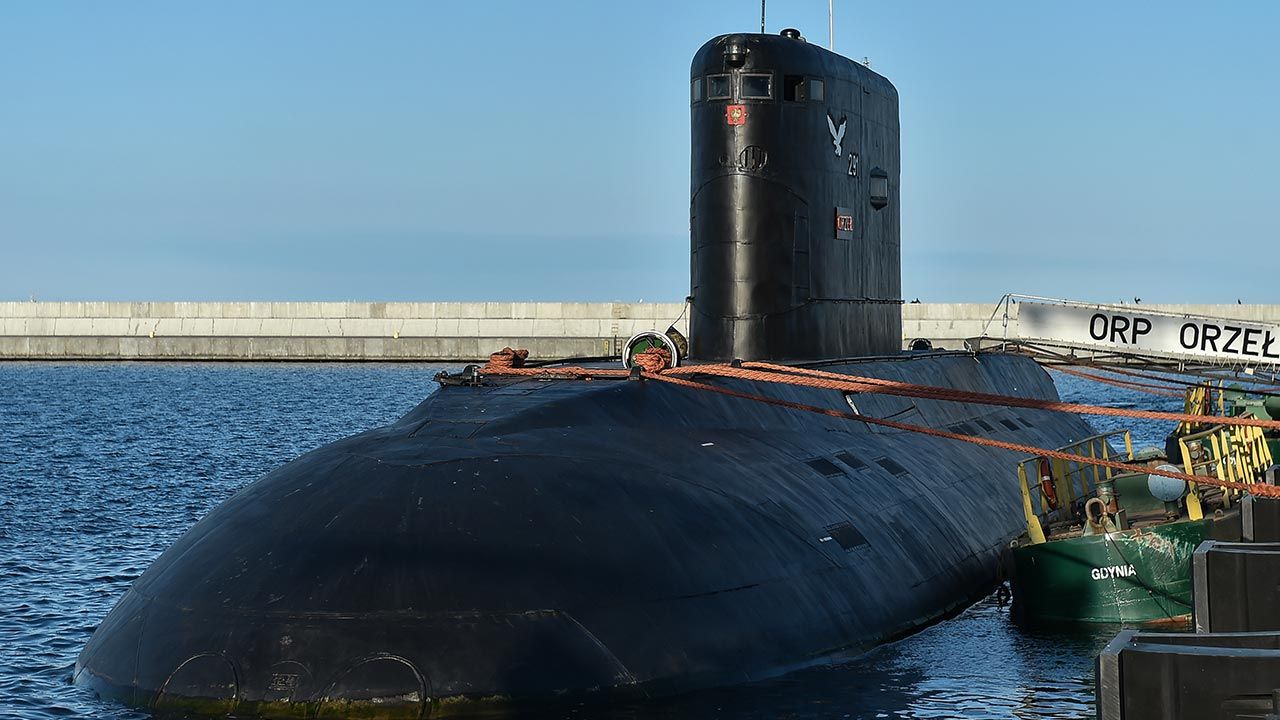 ORP „Orzeł” wrócił na morze po trzech latach [WIDEO] | TVP INFO