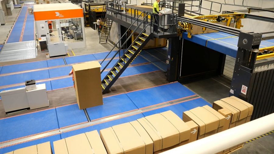 Nowa fabryka w Bełchatowie to nowe miejsca pracy / fot. TVP3 Łódź