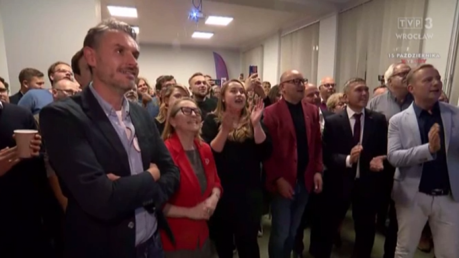 Z kamerą odwiedziliśmy sztab Komitetu Wyborczego Nowa Lewica. Posłuchaj ...