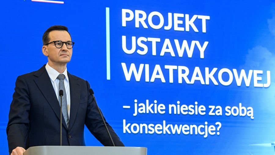 Afera wiatrakowa – PiS chce powołania komisji śledczej (fot. PAP/Radek Pietruszka)