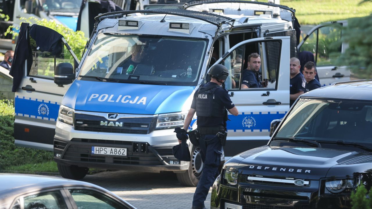 Polish police find body of double-murder suspect after manhunt