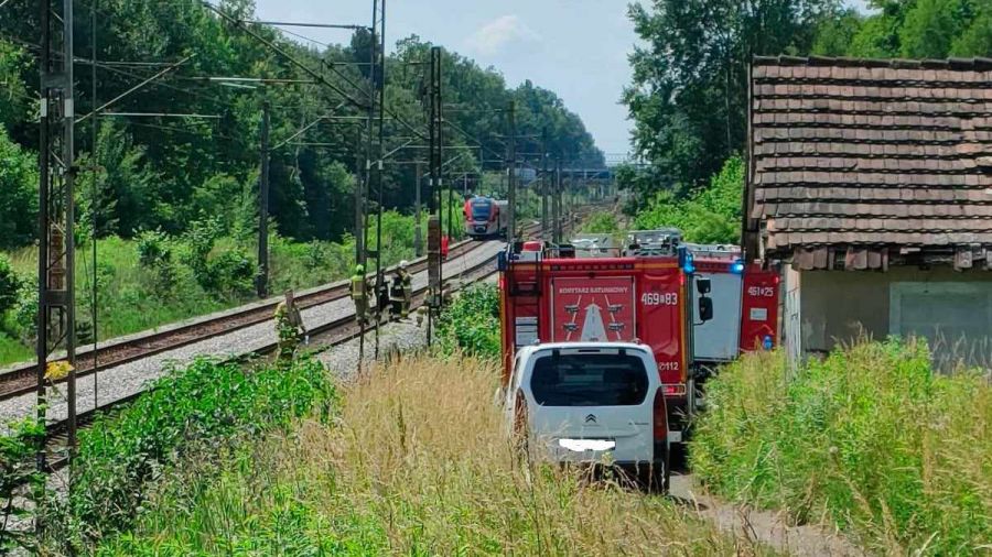 Śmiertelny wypadek na torach w Koluszkach. Ewakuacja 150 pasażerów pociągu