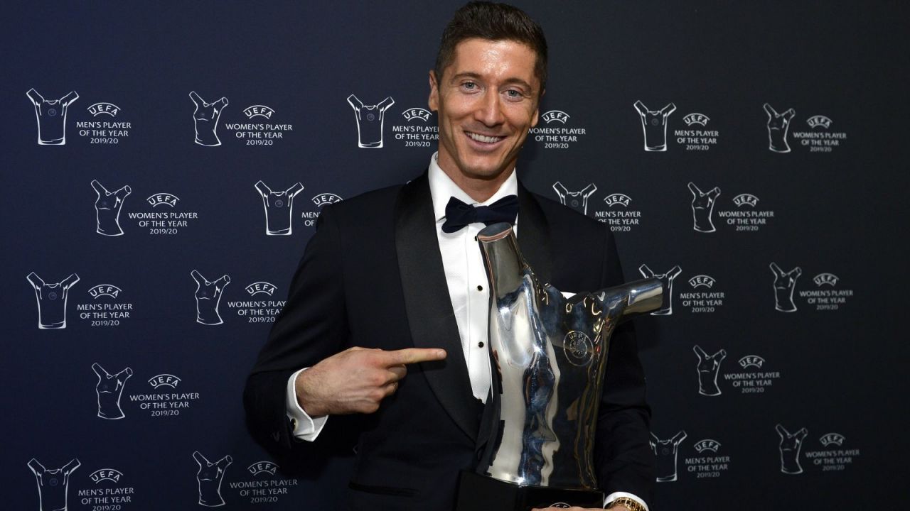 Robert Lewandowski piłkarzem roku UEFA. Robert Lewandowski piłkarzem roku UEFA.