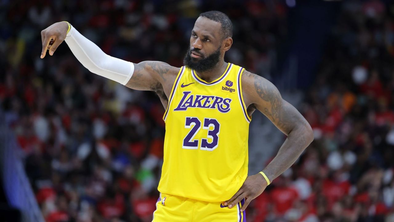 NBA. LeBron James zostaje w Los Angeles Lakers na kolejny sezon | TVP SPORT