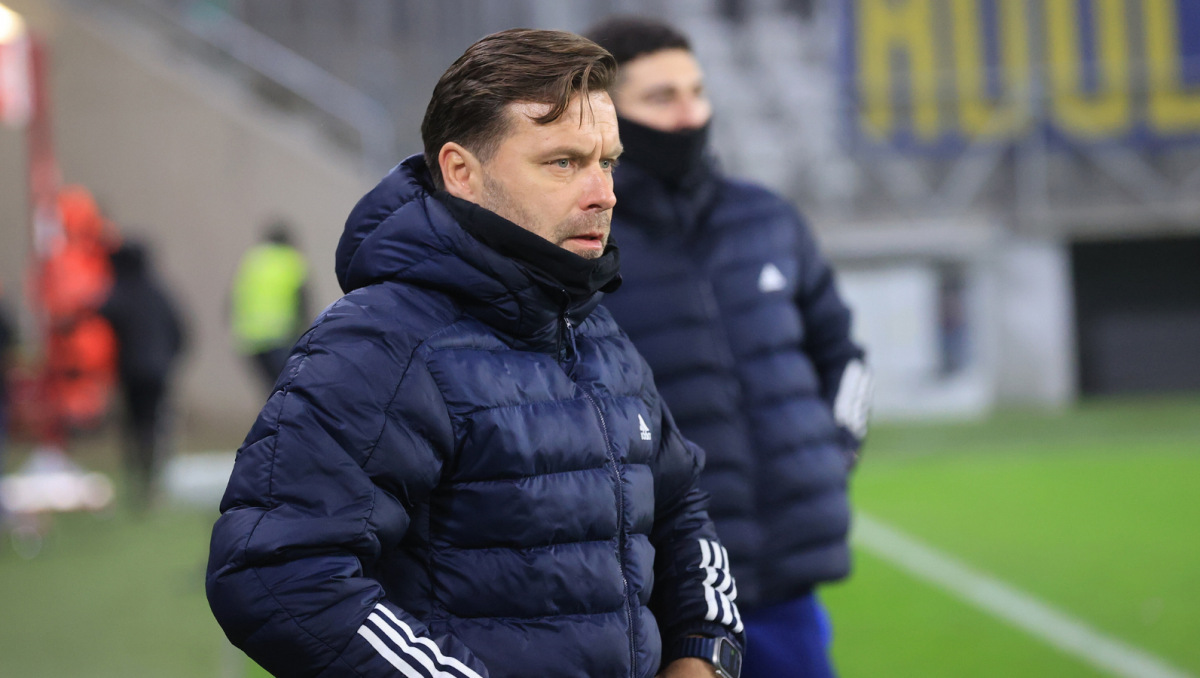 Oficjalnie: Tomasz Grzegorczyk asystentem Roberta Kolendowicza w Pogoni Szczecin | TVP SPORT