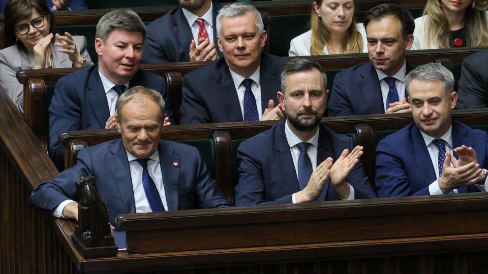 Polish PM wins confidence vote but allies question his leadership