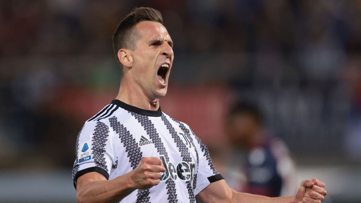 Arkadiusz Milik oficjalnie piłkarzem Juventusu | TVP SPORT Arkadiusz Milik oficjalnie piłkarzem Juventusu | TVP SPORT
