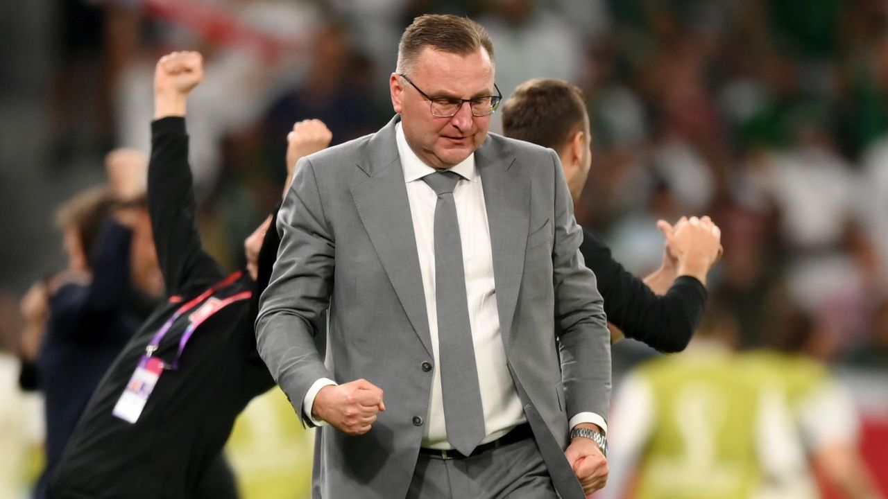 Czesław Michniewicz po raz pierwszy poprowadził Abha Club w meczu ...