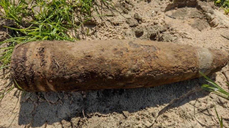 Pocisk artyleryjski pochodzący z okresu II wojny światowej znaleziono ...