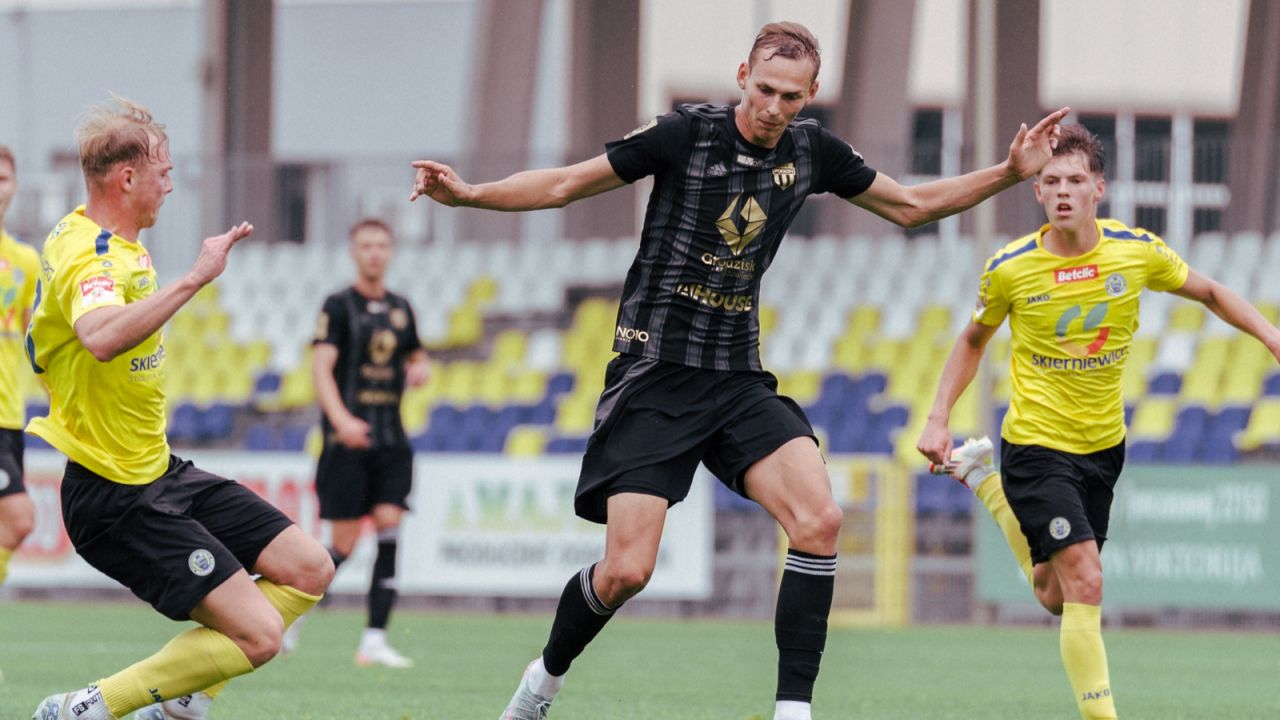 Rafał Adamski odkryciem Betclic 1 Ligi. Jego karierę wyhamowała ...